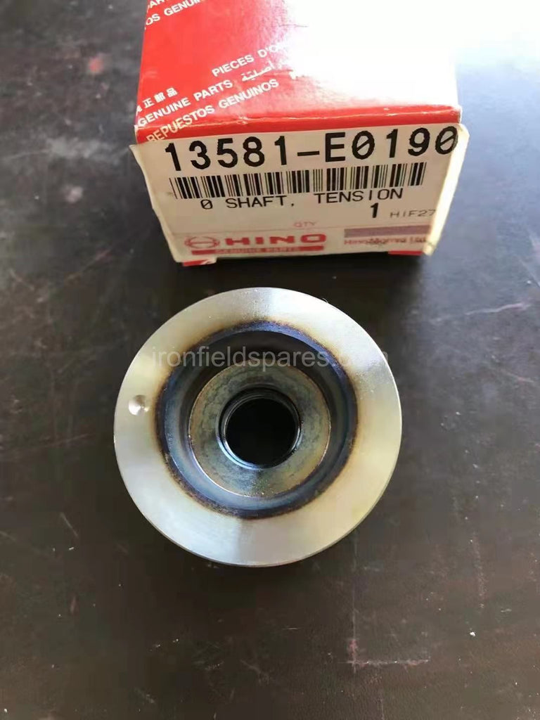 13581-E0190 KOBELCO SK200-8 Idle Gear Shaft